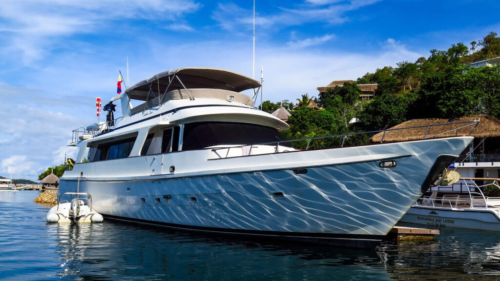 Apo Reef Scuba Diving - Reef Haven